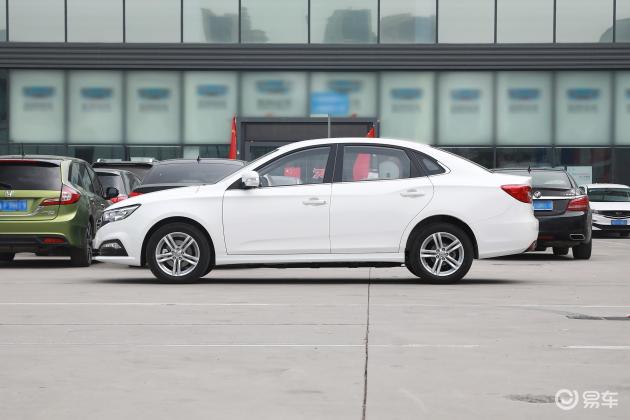 简洁大气的造型 奔腾B30 EV实车 内饰奢华_易车