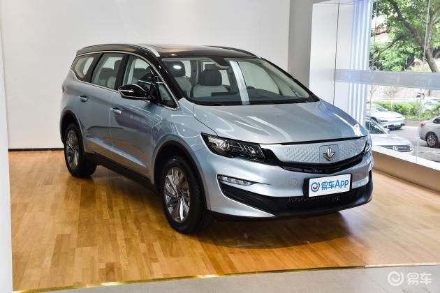 小哥带你看枫叶80v PRO 16.28万起步就配6座_易车