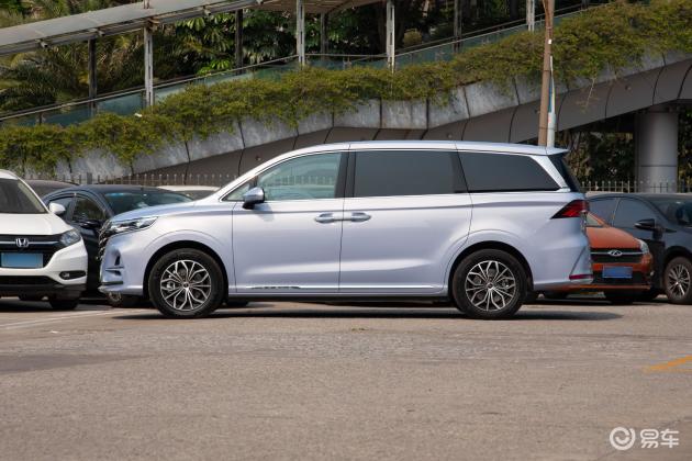 不到28.78万就能拿下的自主中大型mpv，探寻至美生活_易车