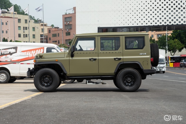 豪华的运动感 全新212实车，定价亲民显高端_易车