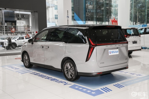 极智魅力中高级中型mpv 2.0T动力平顺省油_易车