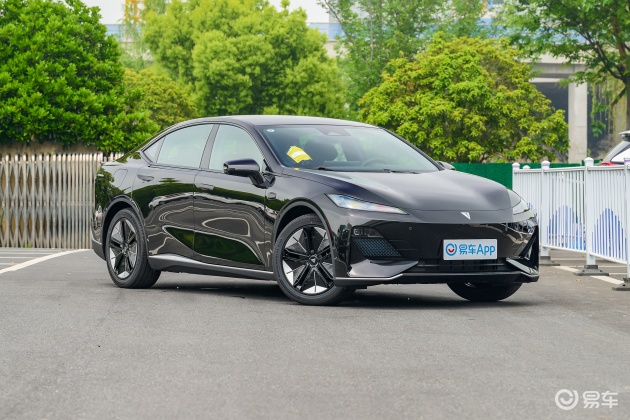 13.99万起售的深蓝SL03 颜值高,空间大,配置好_易车