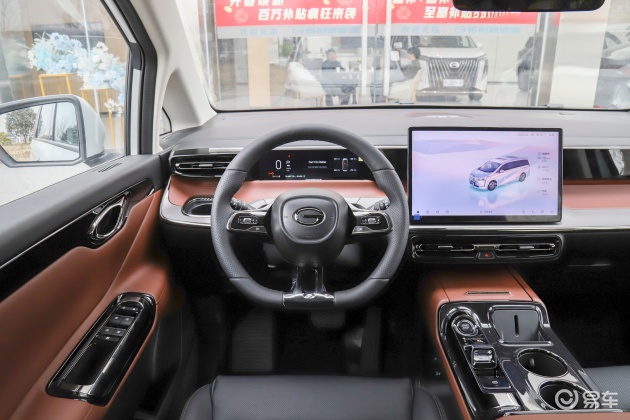 不到23.28万就能拿下的自主中型mpv，内饰有格调_易车