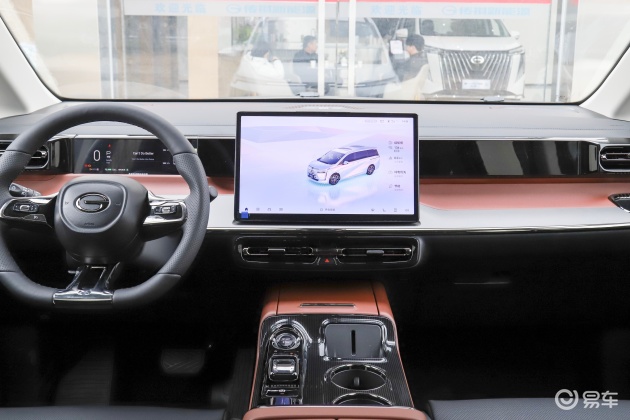 不到23.28万就能拿下的自主中型mpv，内饰有格调_易车