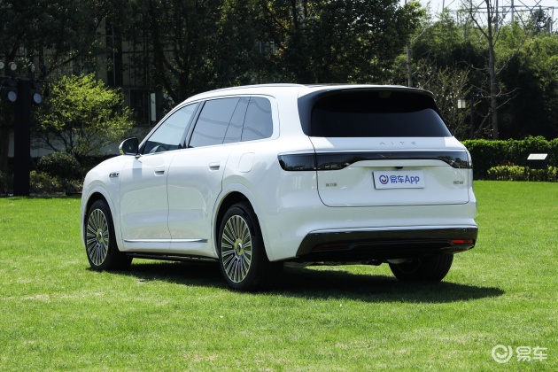 小哥带你看问界M8 配1.5T+固定齿比_易车