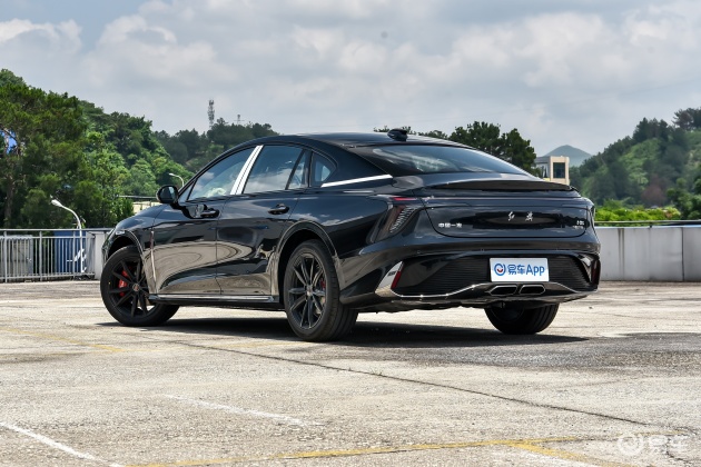 红旗H62.0T前置前驱车型来了 外观设计时尚前卫_易车