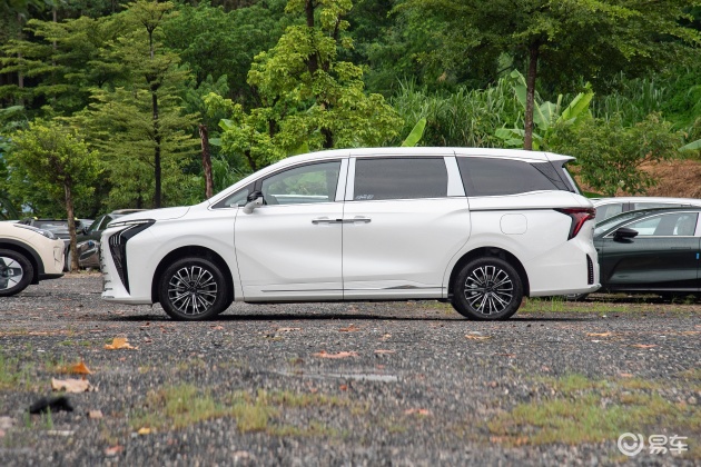 它是最美中大型mpv，星海V9购车指南_易车