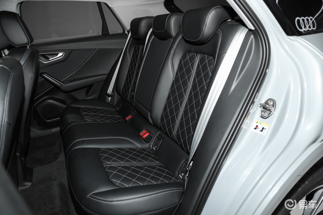 年薪20万就能买奥迪Q2L 千军万马怕是要颤抖了！_易车