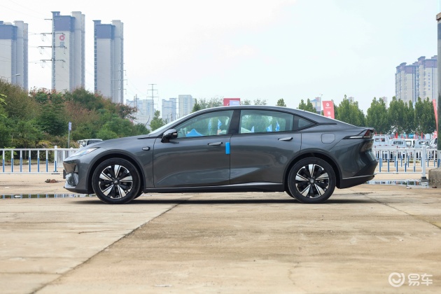 固定齿比深蓝L07只需14.59万 月薪5千你会考虑它吗_易车