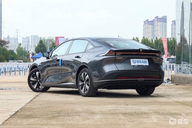 固定齿比深蓝L07只需14.59万 月薪5千你会考虑它吗_易车