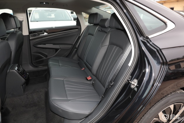 质感不俗配置越级 轴距达2871mm_易车