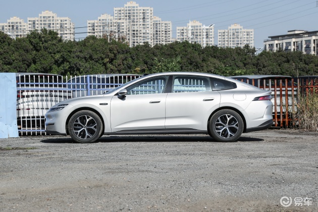 狠心花10.99万入手长安启源A06，日常需要的它都有_易车