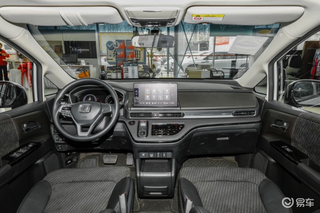 油耗是亮点，24.98万迷倒一片！它是最美中型mpv_易车