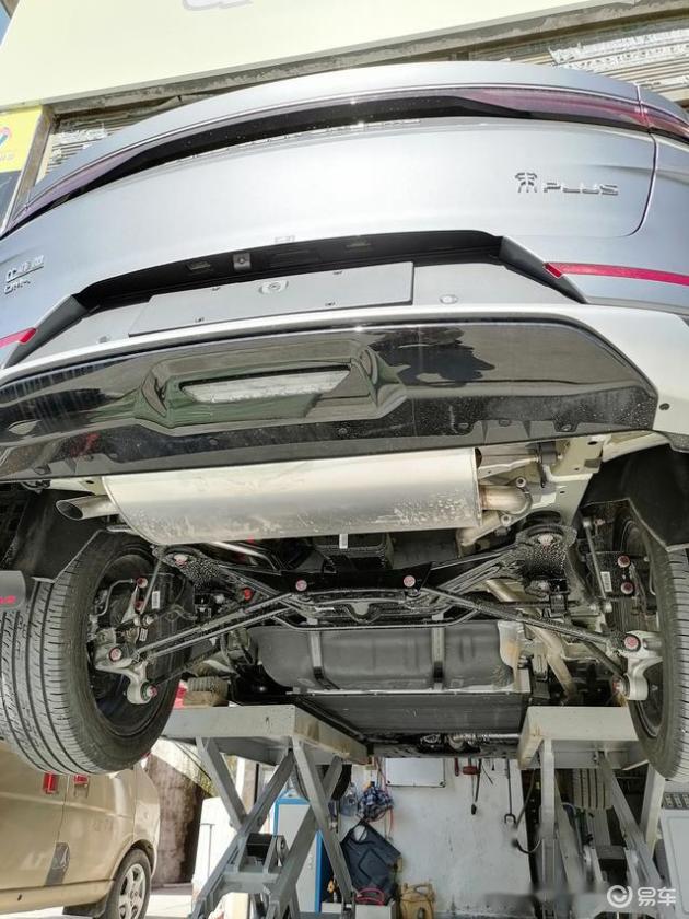 比亚迪宋plus dmi：安装电池护板，终见底盘真面目_易车