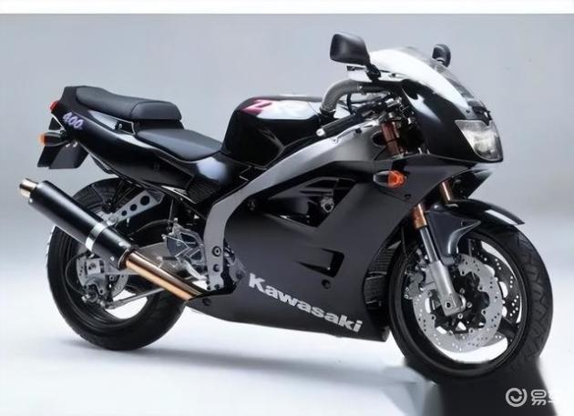 4缸的川崎ZX-4R要来了，你还记得那台400cc仿赛杀器ZXR400吗？_易车