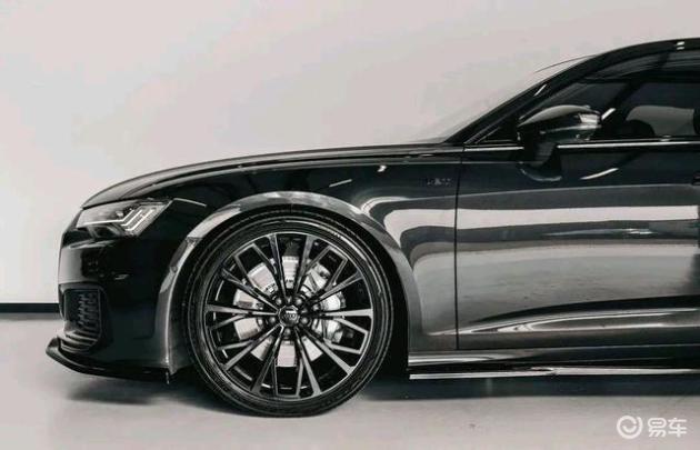 新款奥迪A8“黑武士”曝光，气场全开，4.0T+8AT，加速不输宝马M7_易车