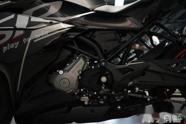 250之争，春风250SRvs铃木GSX-250SR_易车