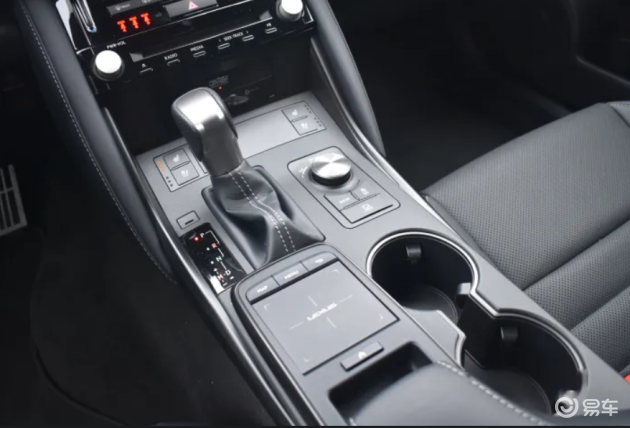 2022 雷克萨斯 IS 350 F 测评：具有豪华旅行能力的终极运动轿车_易车