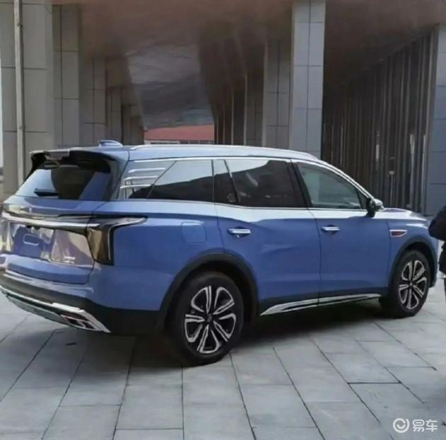 红旗HS6正式亮相，2.0T发动机还有插混版，支持5座6座7座可选_易车