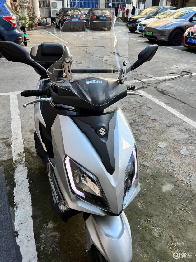 铃木UY125是一款怎样的摩托车？我用它跑了半年，告诉你真相_易车