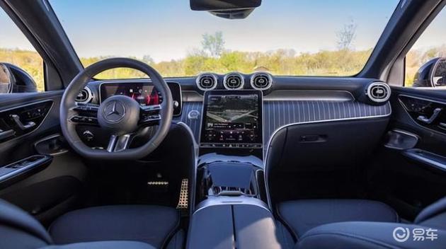 开完理想L9，再开朋友2023奔驰GLC，哪个档次高？差距一目了然！_易车