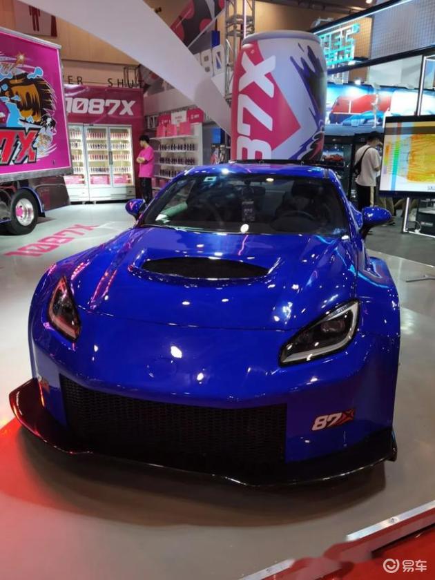 GT SHOW的1087X展台，饮料和车的完美结合，惊艳！_易车