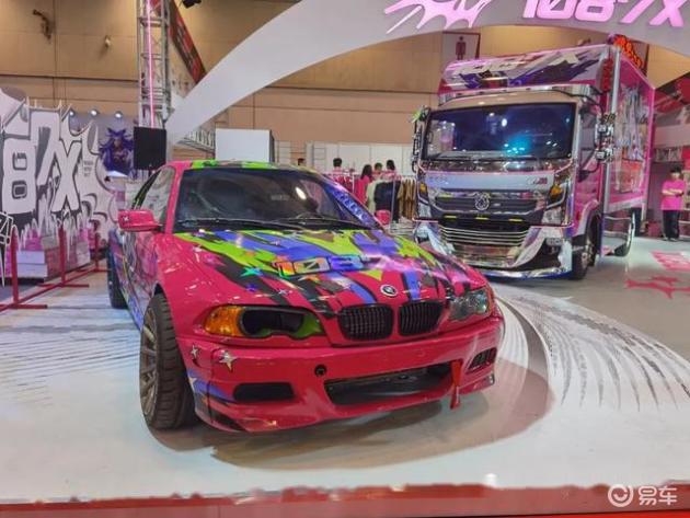 GT SHOW的1087X展台，饮料和车的完美结合，惊艳！_易车