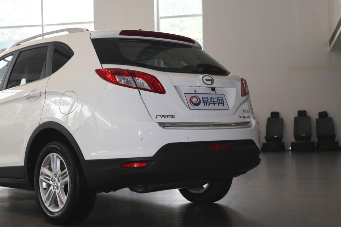 【传祺GS51.8T 自动 两驱 豪华版车尾局部图片-汽车图片大全】-易车