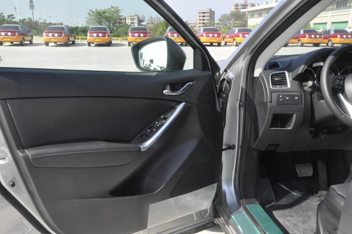 【马自达CX-52.5L 自动 四驱 豪华型驾驶员侧车门内门板图片-汽车图片大全】-易车