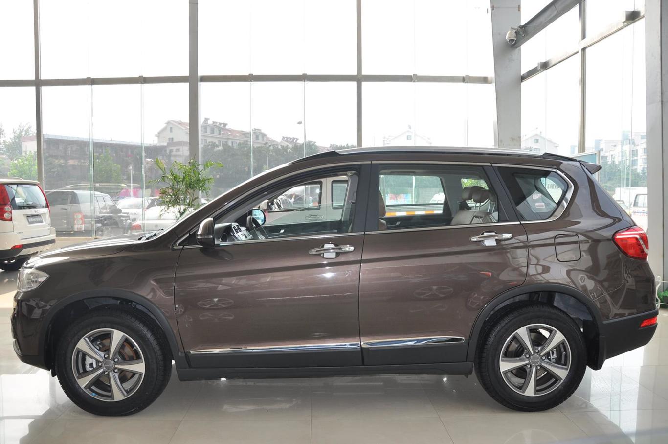 【哈弗H6运动版 1.5T 手动 两驱 精英型正侧车头向左水平图片-汽车图片大全】-易车