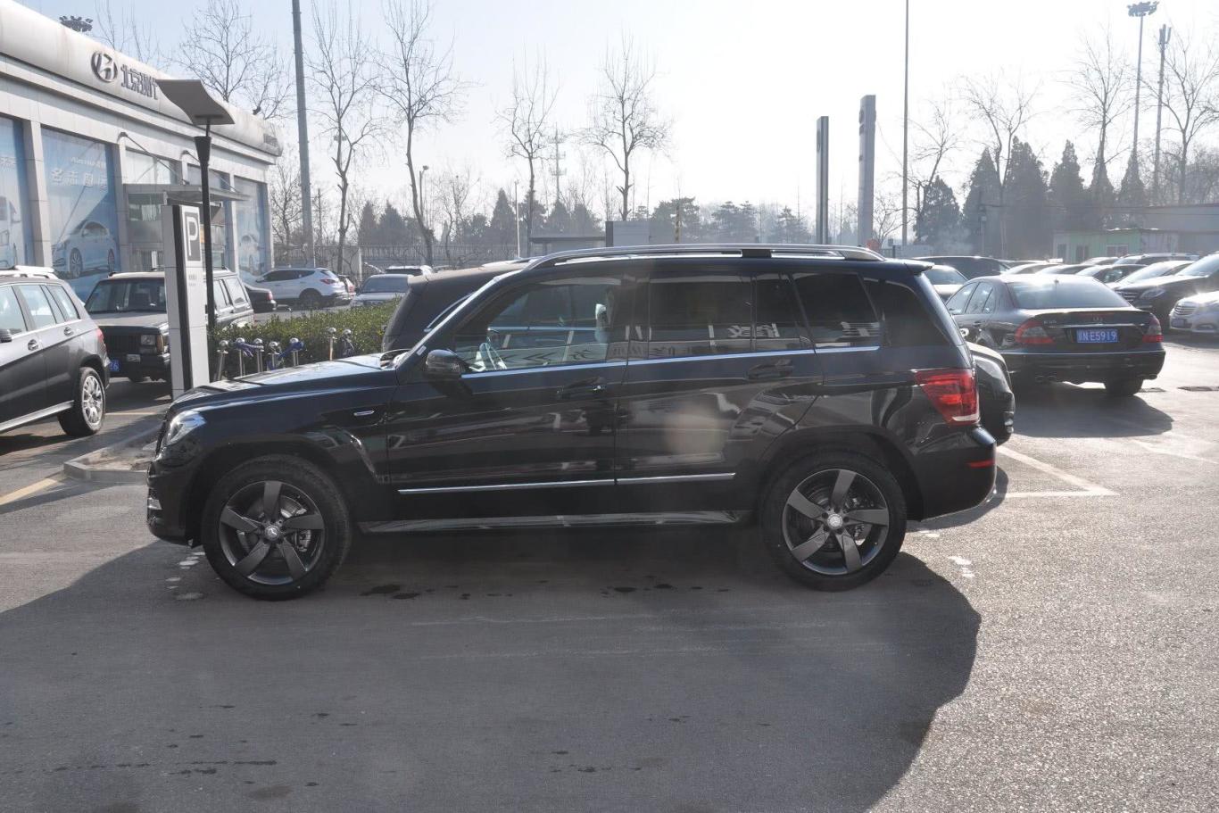 【奔驰GLK级GLK 260 2.0T 自动 时尚型 极致版正侧车头向左水平图片-汽车图片大全】-易车