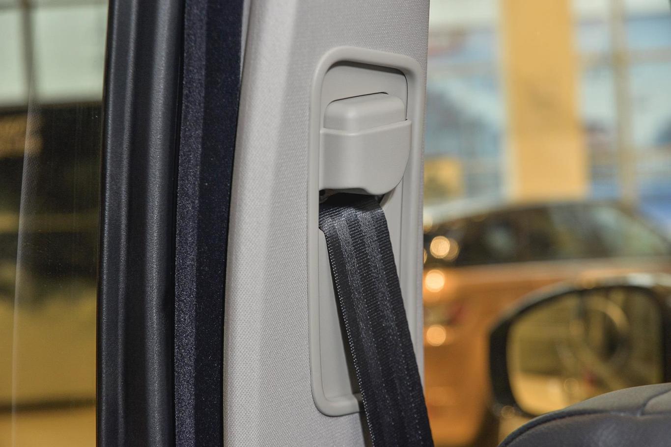 【发现3.0 V6 SC HSE 汽油版内饰图片-汽车图片大全】-易车