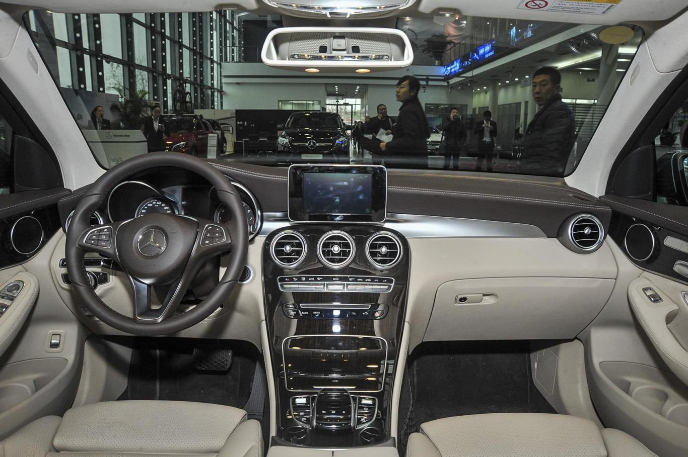 【奔驰GLCGLC260 豪华型内饰全景正拍图片-汽车图片大全】-易车