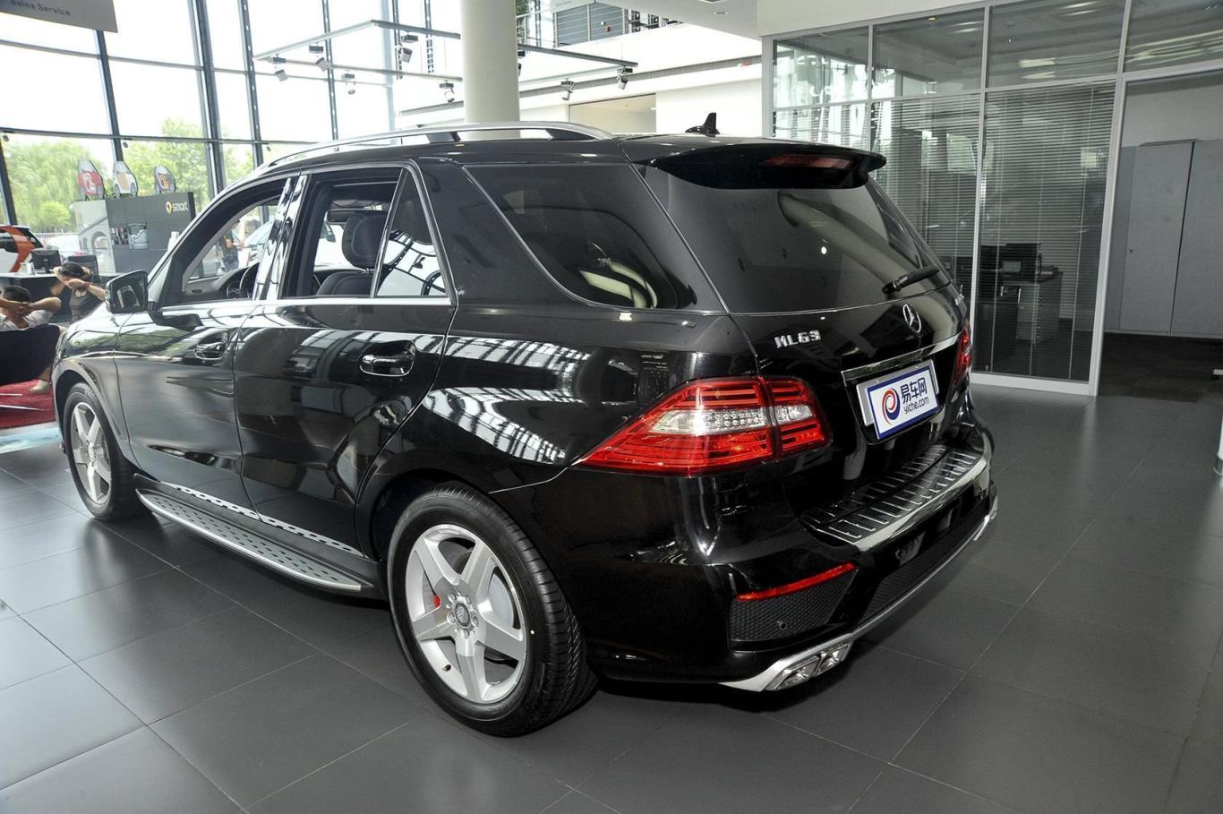 【奔驰M级ML400 4MATIC 豪华型侧后45度车头向左水平图片-汽车图片大全】-易车