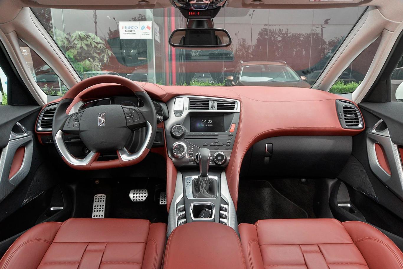 【DS 51.8T 手自一体 THP200 旗舰版内饰全景正拍图片-汽车图片大全】-易车