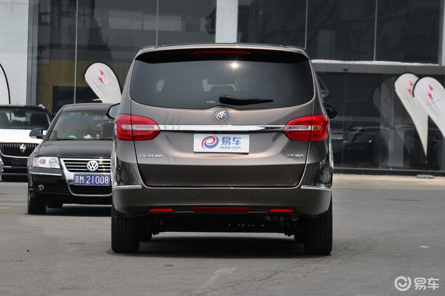 【别克GL82017款25S 尊贵版 国V正后水平汽车图片-汽车图片大全】-易车