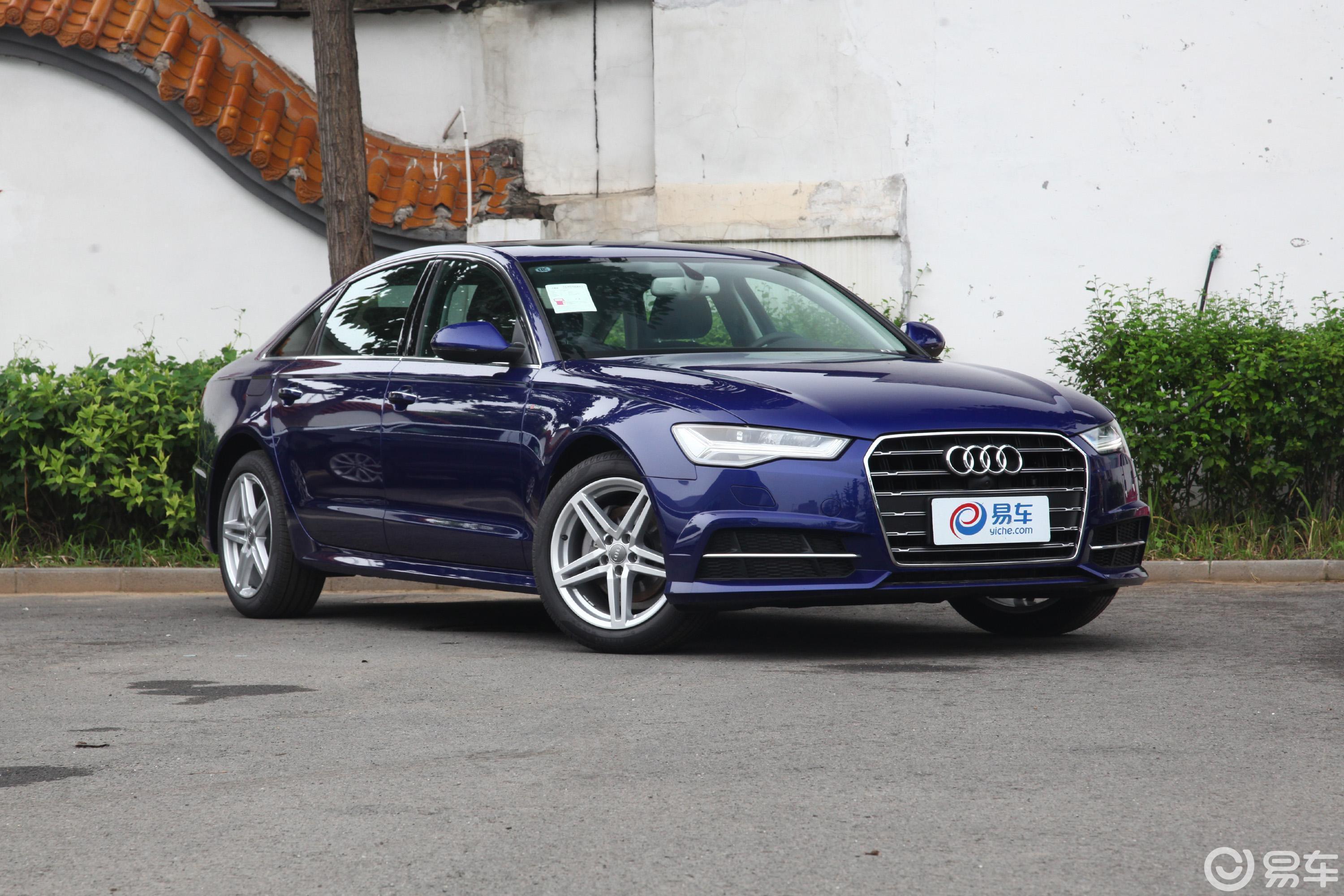 【奥迪A6L30周年纪念版 30 FSI 风尚版侧前45度车头向右水平图片-汽车图片大全】-易车