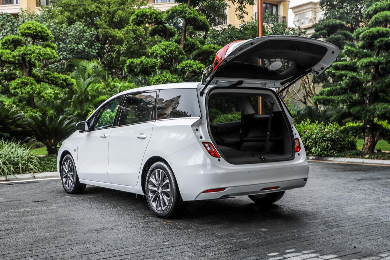 【别克GL618T 互联豪华版 5座 国V空间图片-汽车图片大全】-易车