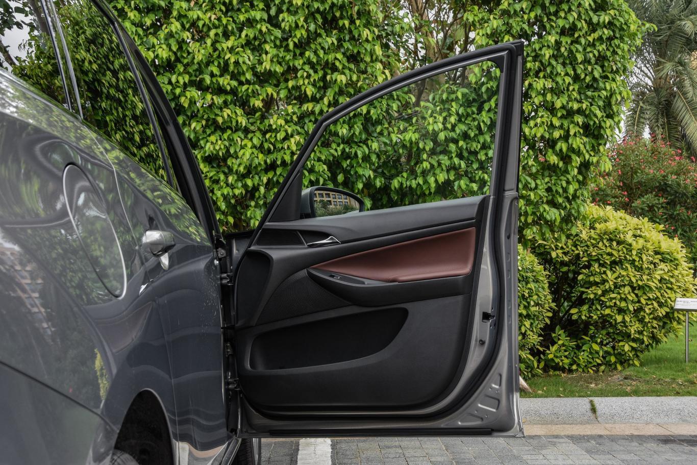 【别克GL618T 互联豪华版 5座 国V副驾侧前车门图片-汽车图片大全】-易车