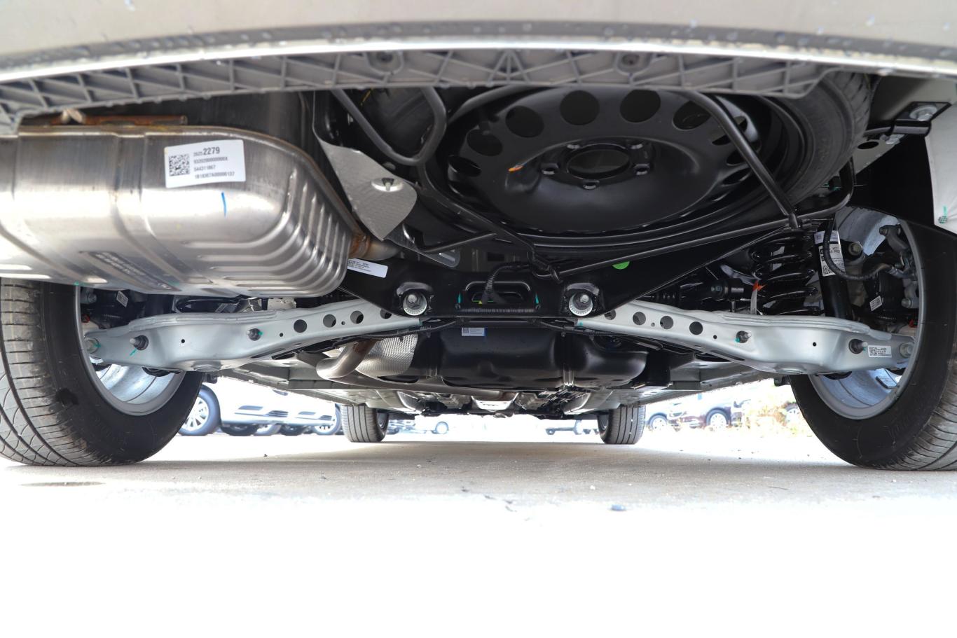 【别克GL618T 互联豪华版 6座 国V后悬挂整体图片-汽车图片大全】-易车