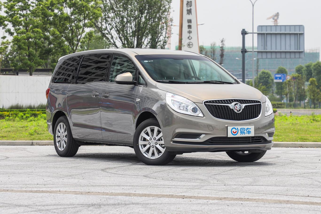 【别克GL828T 舒适版 国VI侧前45度车头向右水平图片-汽车图片大全】-易车