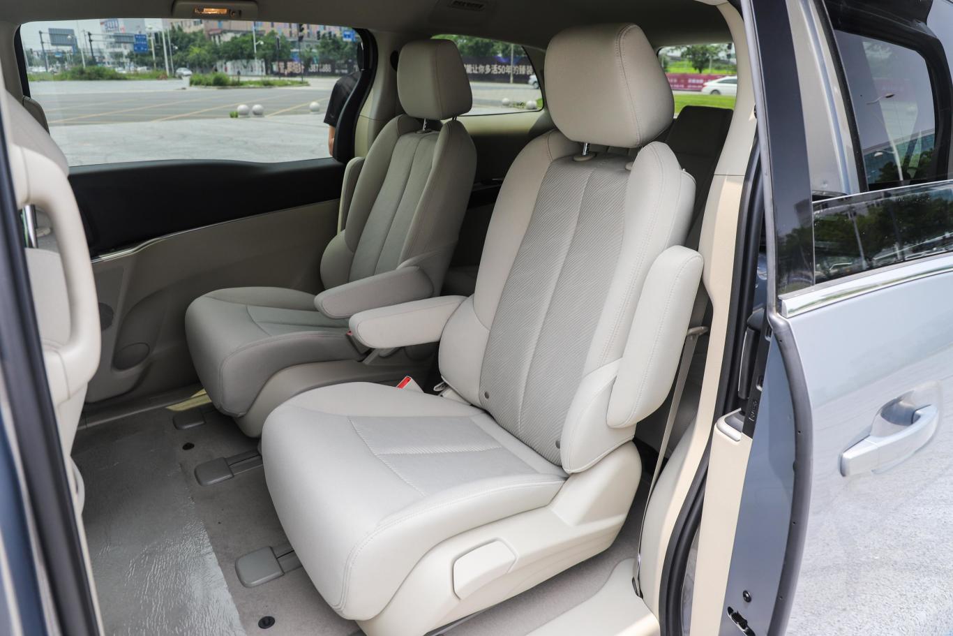 【别克GL828T 舒适版 国VI后排座椅图片-汽车图片大全】-易车