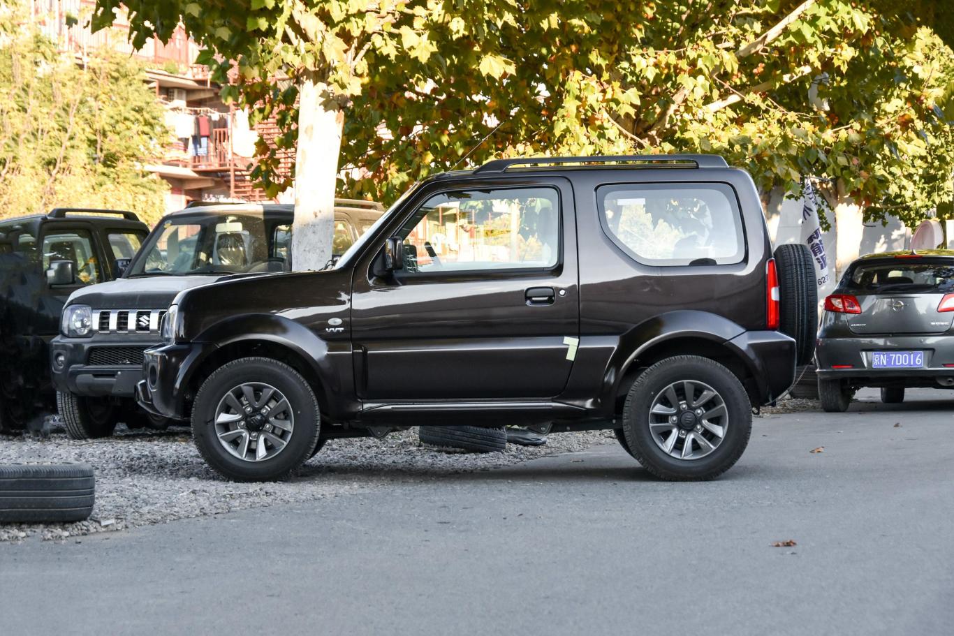 【吉姆尼1.3L 自动 JLX版正侧车头向左水平图片-汽车图片大全】-易车