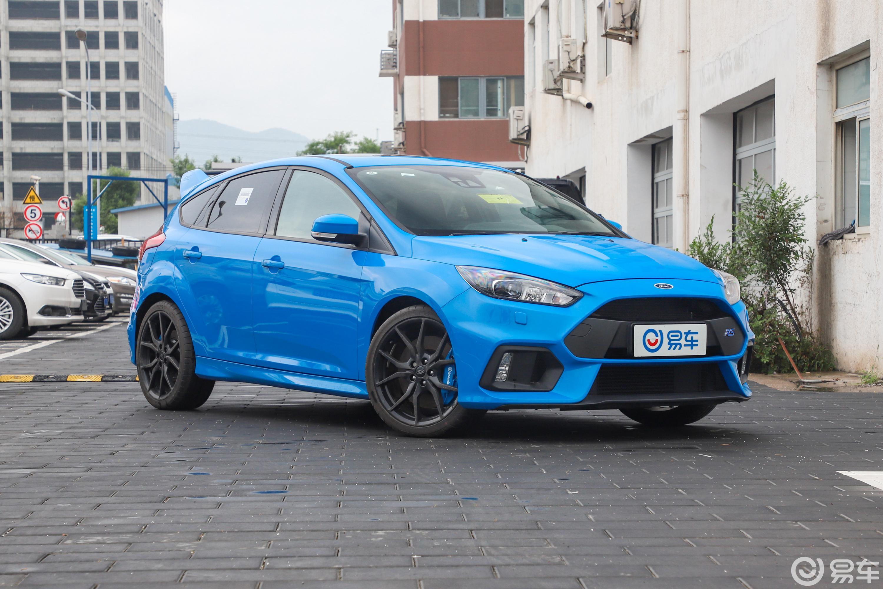 【福克斯(进口)RS 2.3T 手动 赛道版侧前45度车头向右水平图片-汽车图片大全】-易车