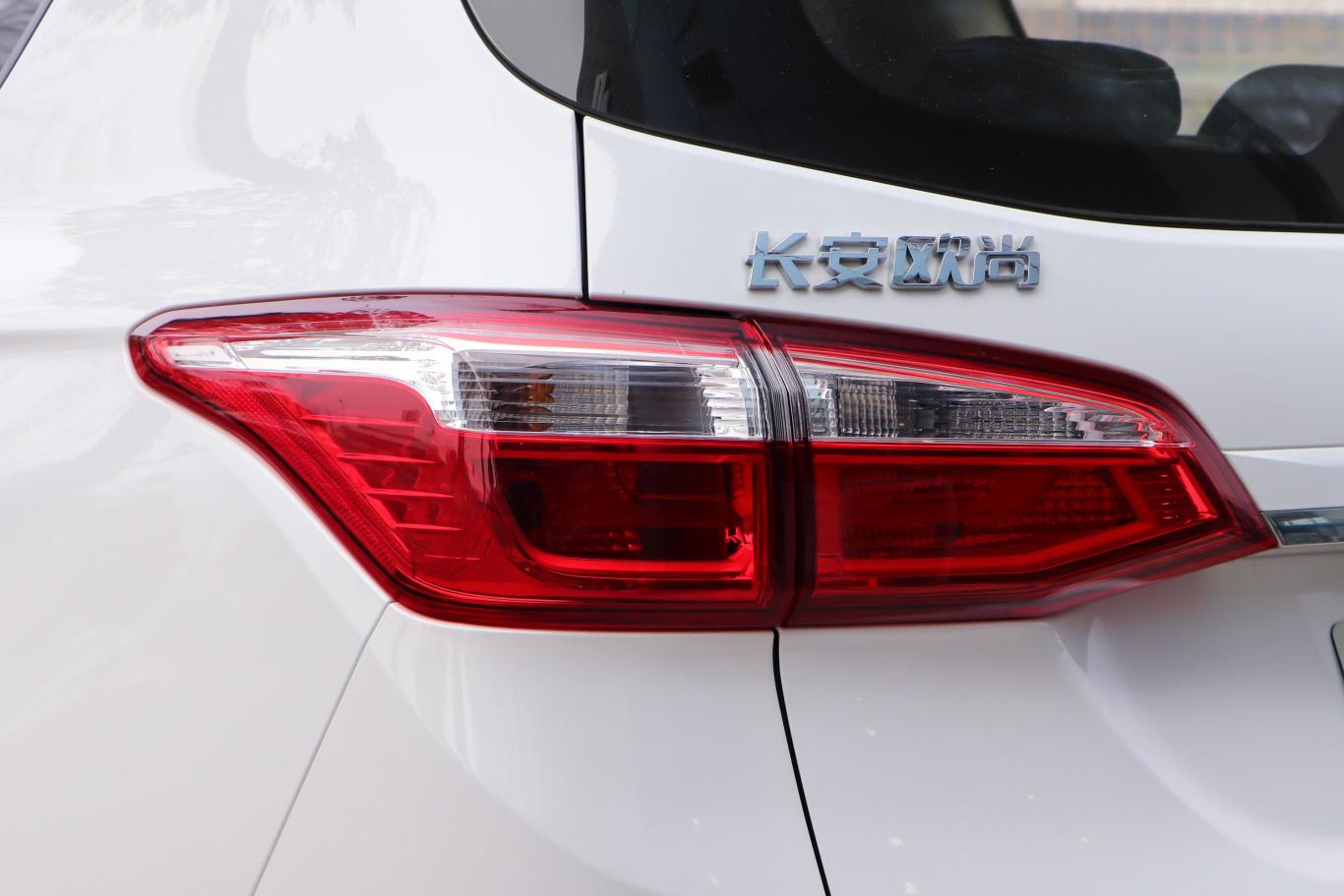 【长安欧尚A8001.6L 手动 舒适型 国V外观图片-汽车图片大全】-易车