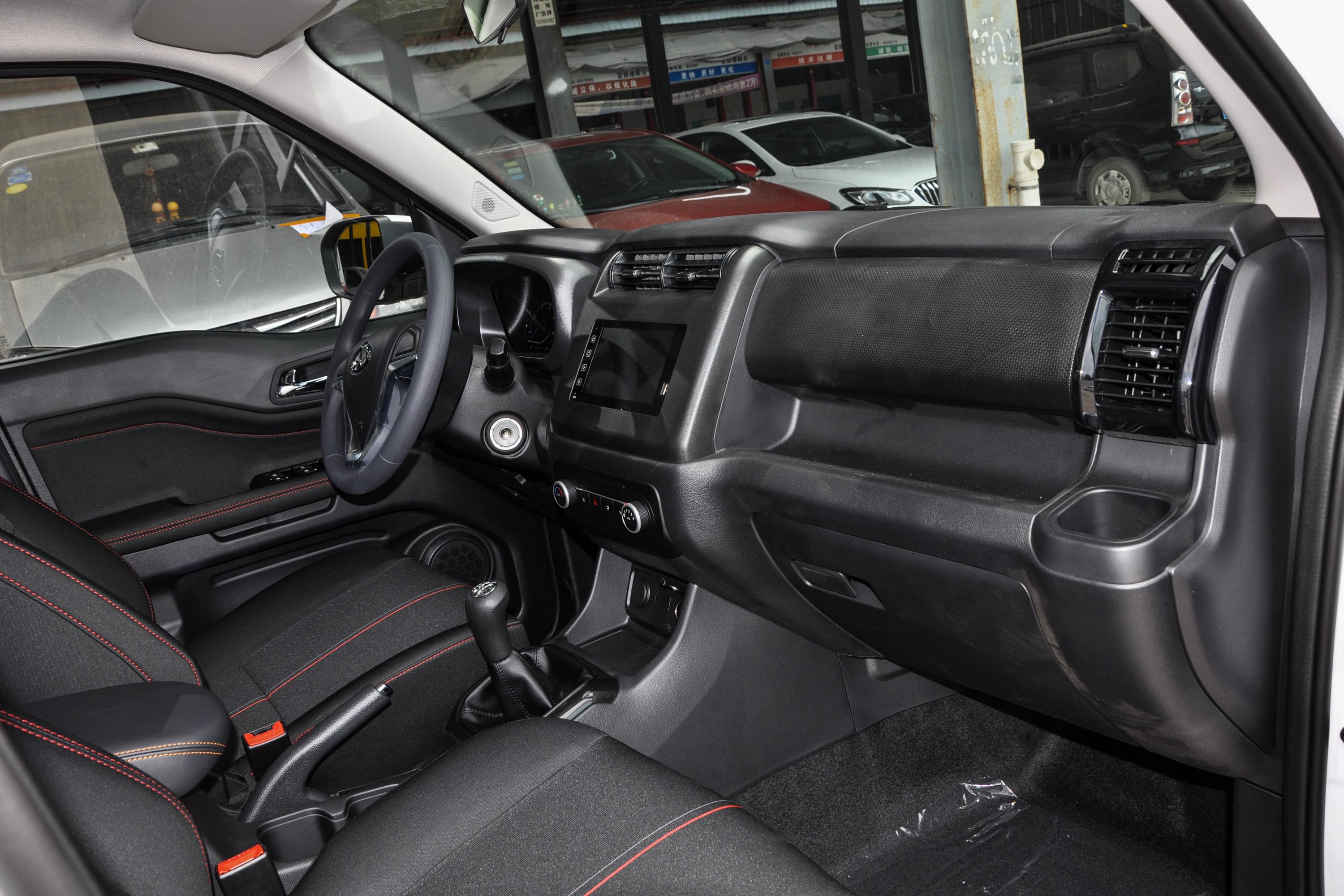 性价比的选择 长安欧尚X70A 张弛有度_易车