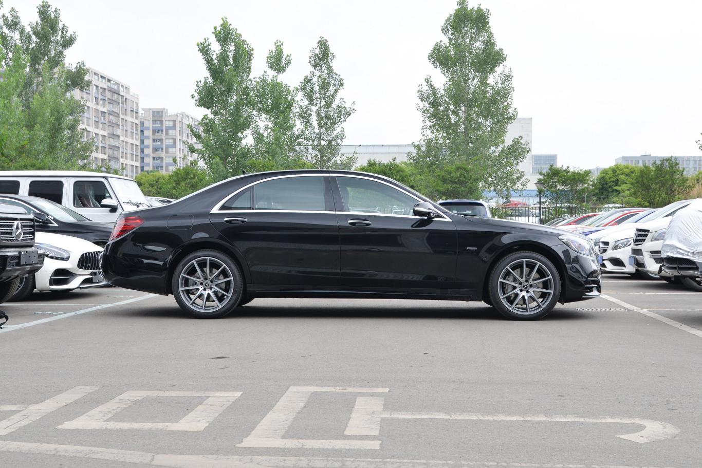 【奔驰S级S 450 L 4MATIC 臻藏版正侧车头向右水平图片-汽车图片大全】-易车