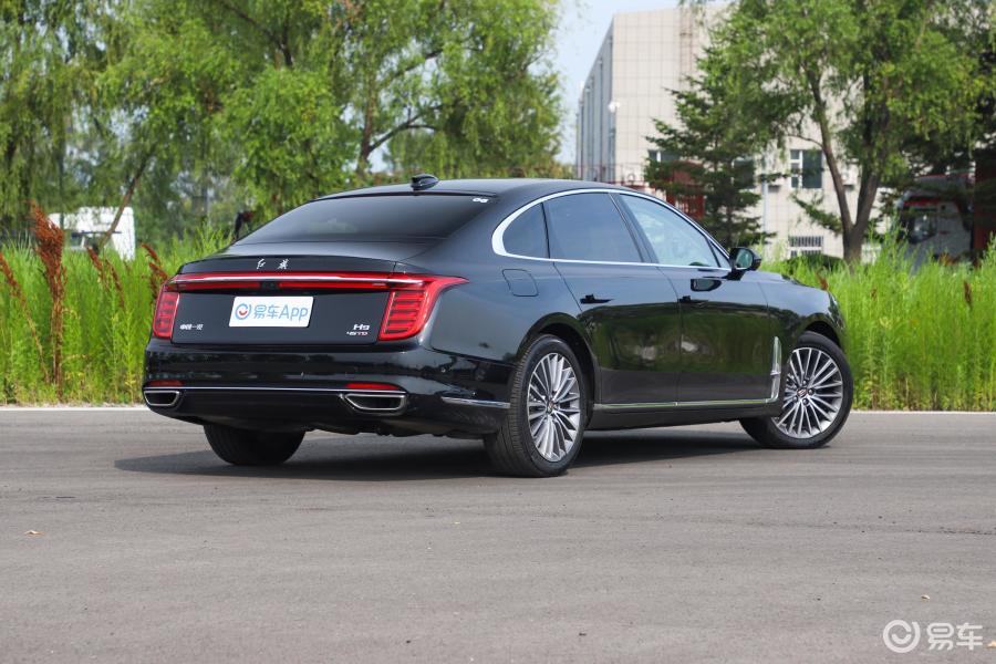 【红旗H92020款2.0T 智联旗畅版侧后45度车头向右水平汽车图片-汽车图片大全】-易车