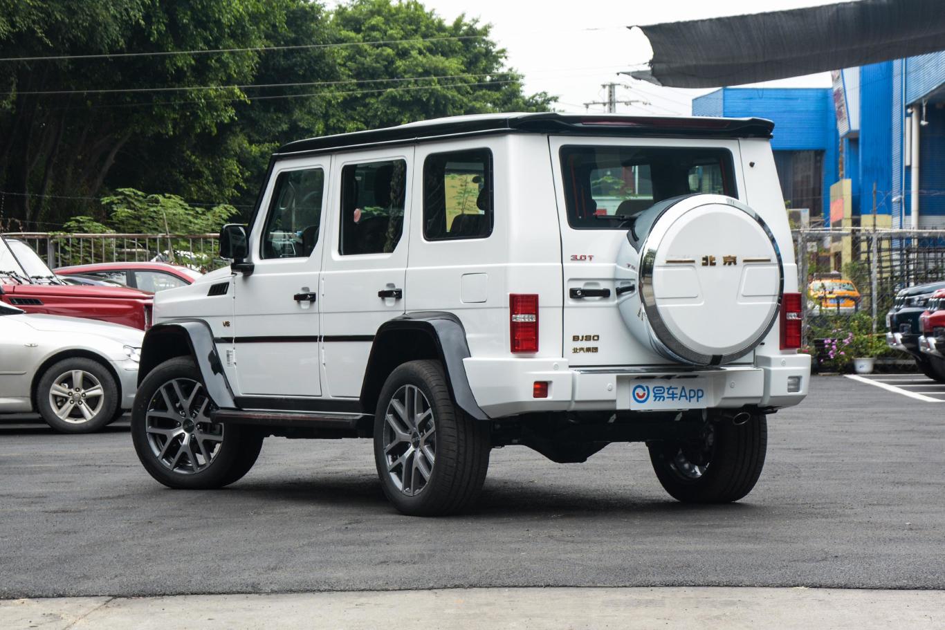 【北京越野BJ803.0T 至尊版侧后45度车头向左水平图片-汽车图片大全】-易车