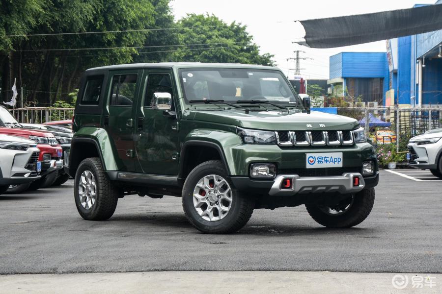 【北京BJ402019款BJ40 PLUS 2.3T 手动 四驱 卓越版 国VI侧前45度车头向右水平汽车图片-汽车图片大全】-易车